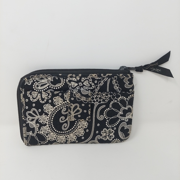 thirty-one | Bags | Thirtyone Black Paisley Parade Grab And Go Zip ...
